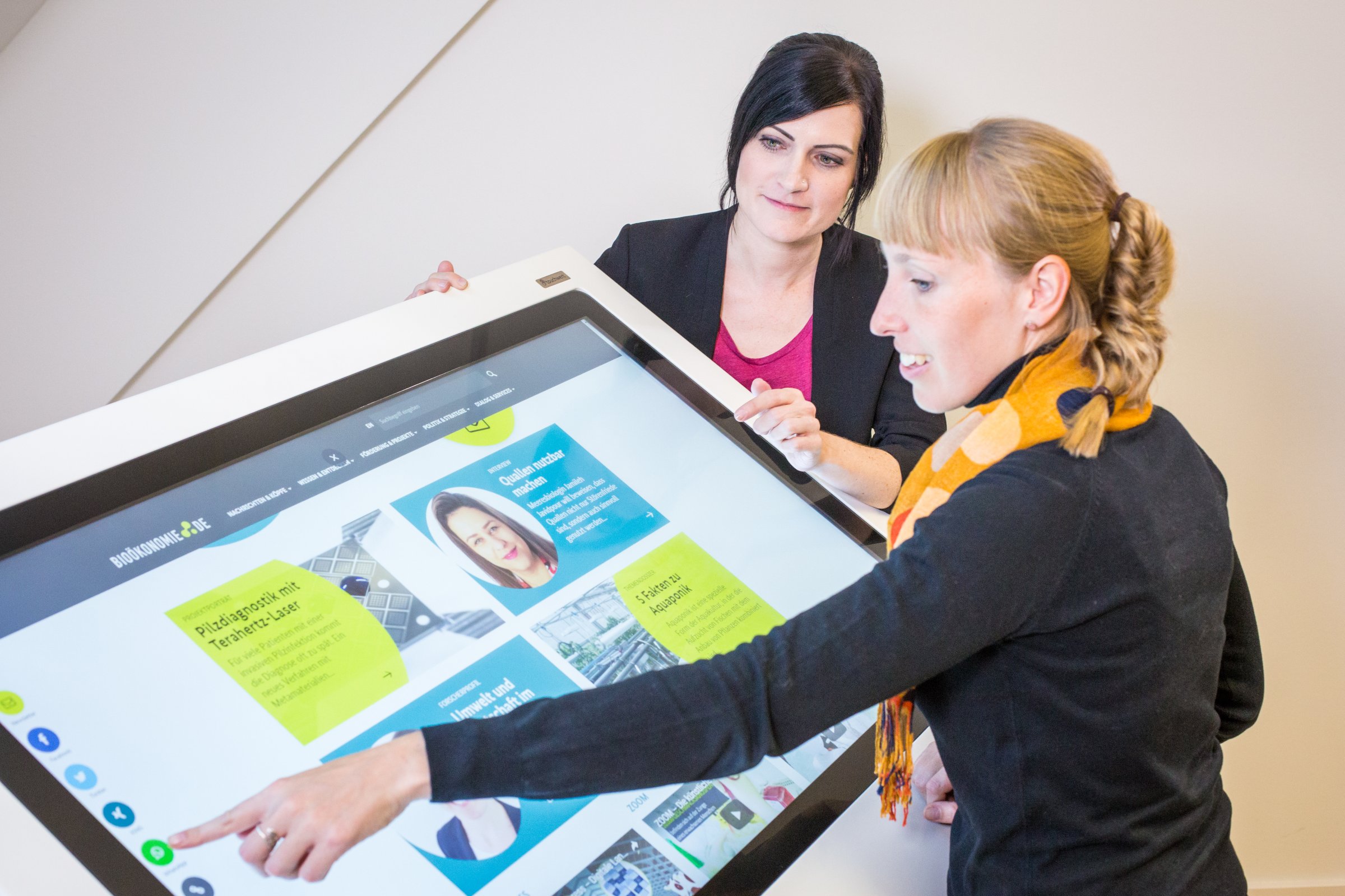 Information Platforms | BIOCOM AG